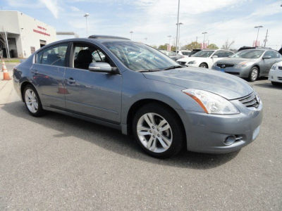 Buy 2012 Nissan Altima 3.5 SR20,000,Sedan,Navy Blue Metallic,Charcoal ...