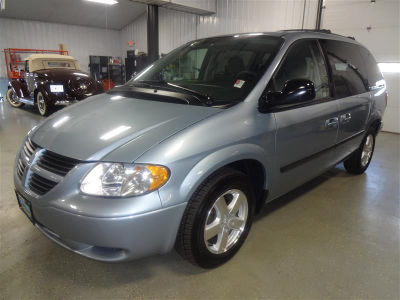 Buy 2006 Dodge Caravan SXT75,144,Minivan,Blue,841,1D4GP45R26B619790 ...