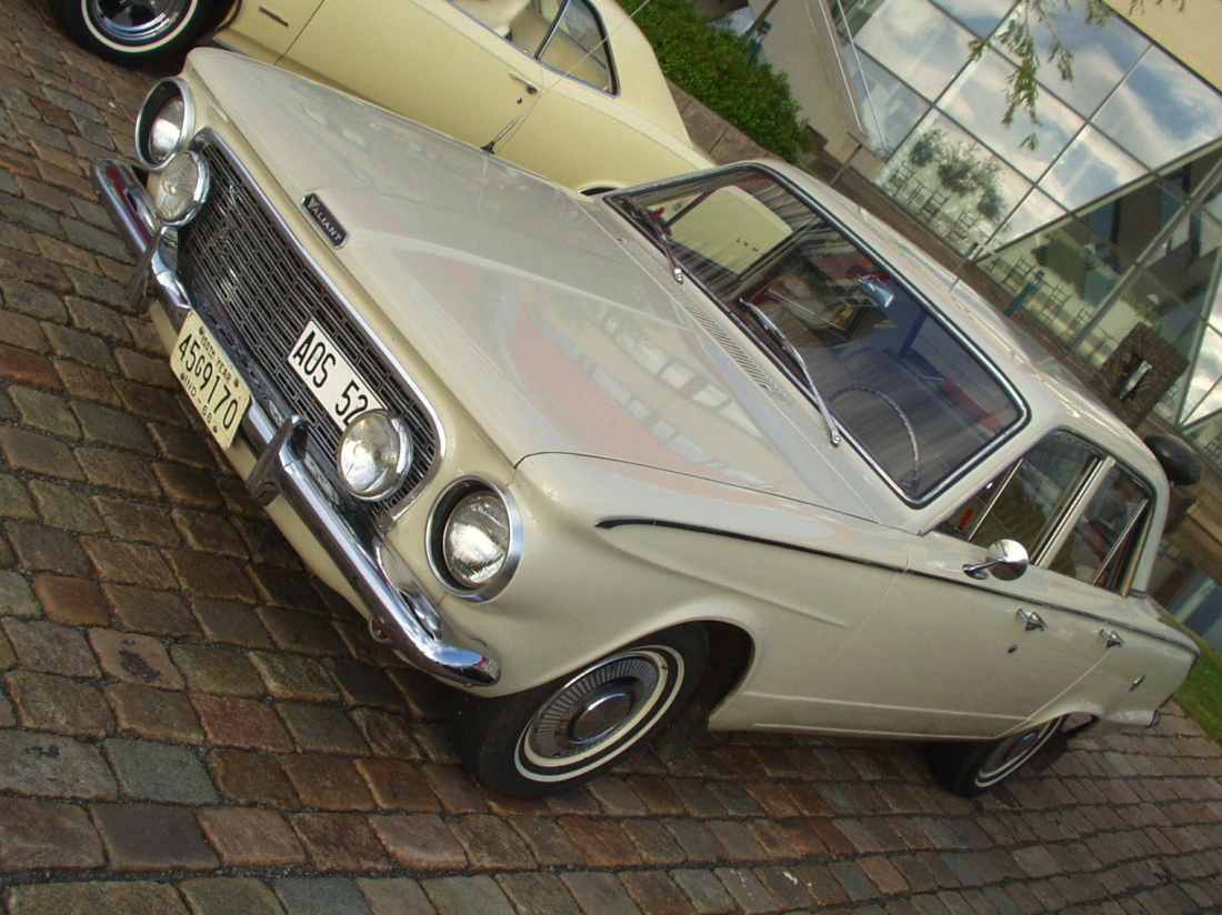 Plymouth Valiant V200 4dr:picture # 13 , reviews, news, specs, buy car